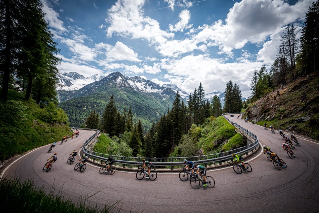 Baby Giro Stage 8 - Ben H getting busy - Trinity Racing
